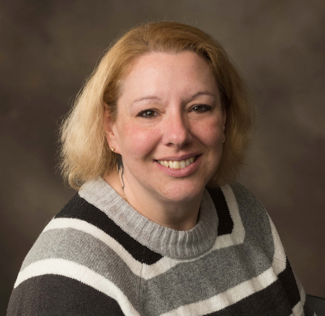 Beth Lewis's Instagram, Twitter & Facebook on IDCrawl