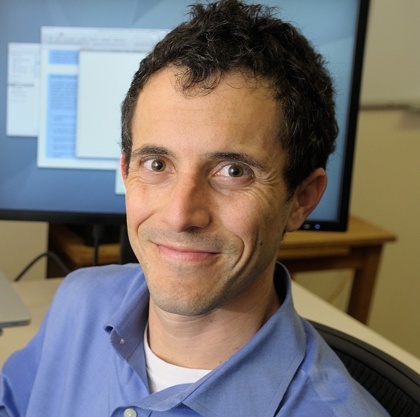 Efron named 2015-2016 Centennial Scholar | School of Information Sciences