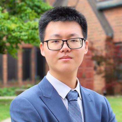 Kang makes sense of too much information | School of Information Sciences